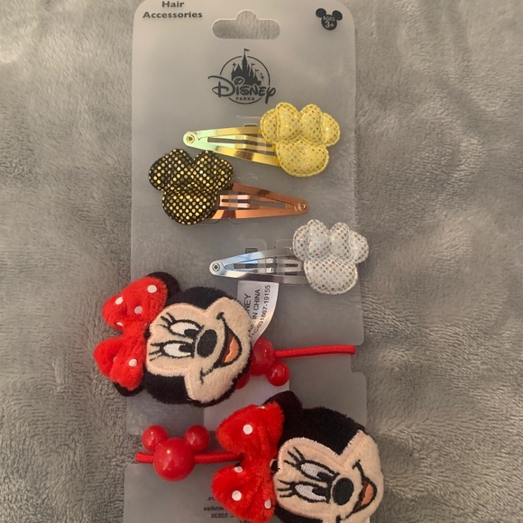 Disney | Accessories | Nwt Disney Minnie Hair Clip Set5 Pieces To Sey ...
